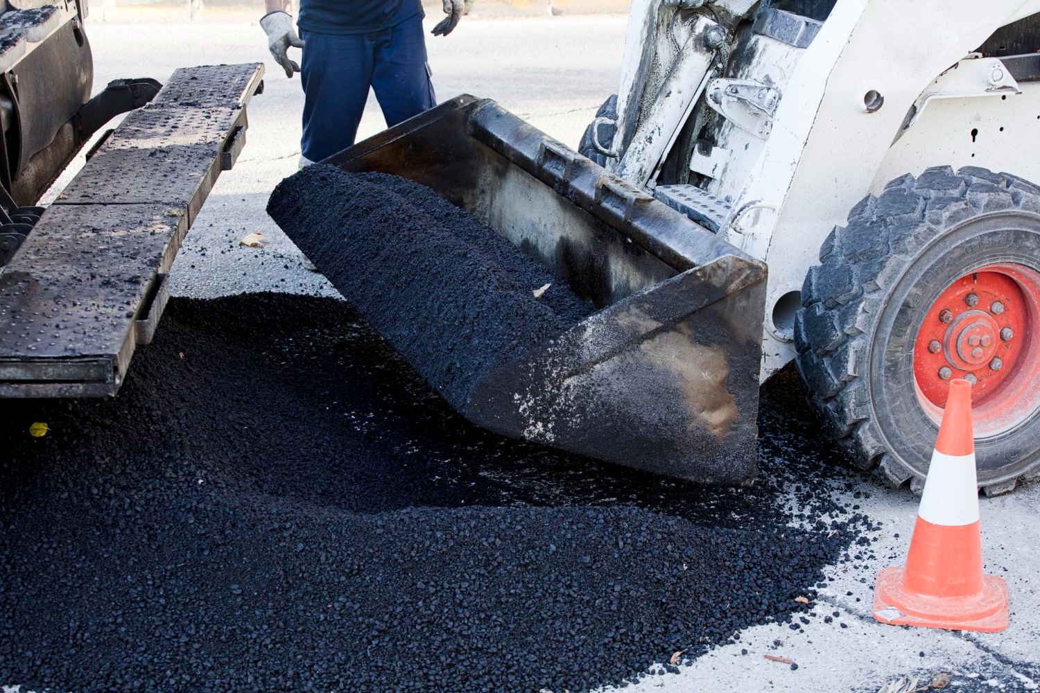 Choosing the Right Asphalt Mix for Ottawa Winters